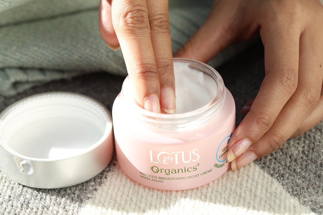 Tips for Selecting and Using Face Creams for Dry Skin: Benefits and the ...